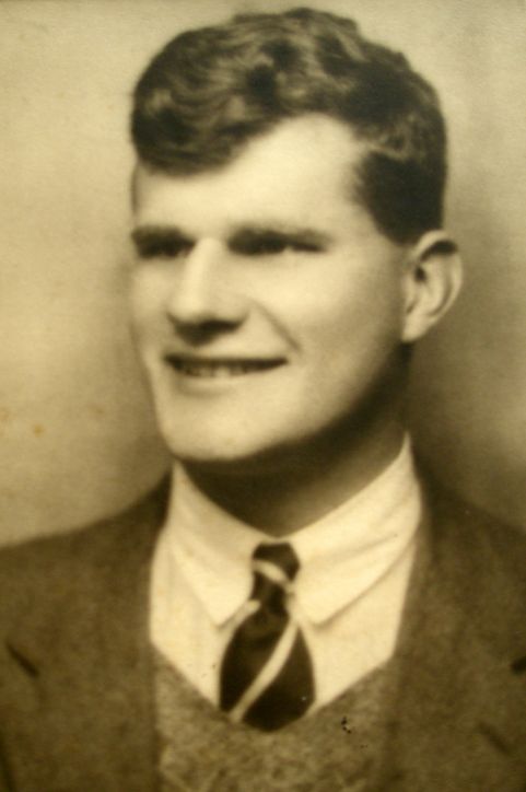 Joseph Simpson's Instagram, Twitter & Facebook on IDCrawl